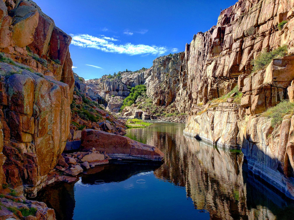15 Must See Lakes in Wyoming